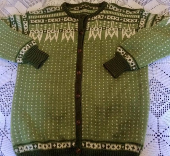 Grønn kofte i gammelt mønster - Epla