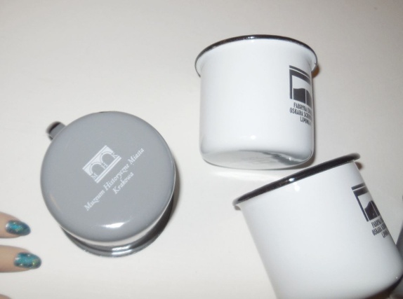 4 krus i emalje - Epla