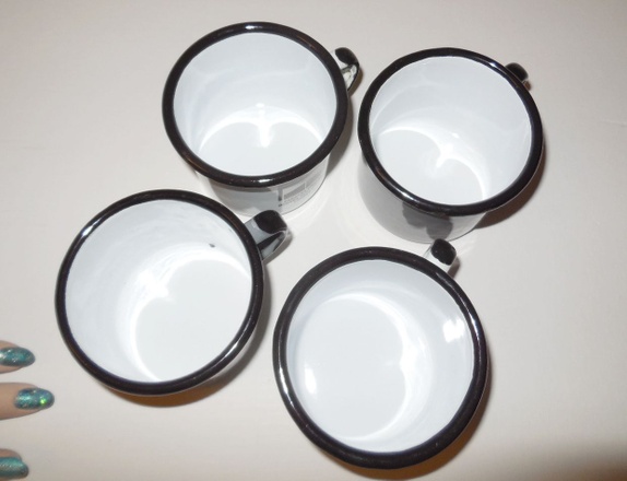 4 krus i emalje - Epla