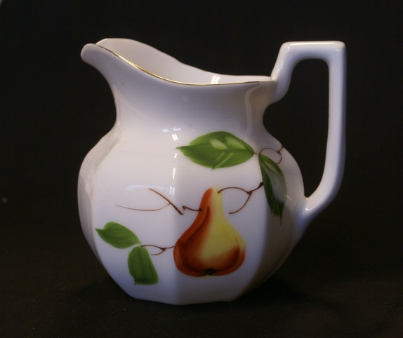 Fin eldre mugge med fruktmotiv - Epla