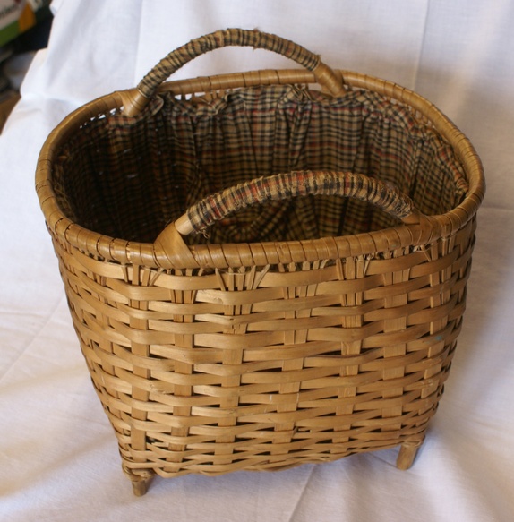 Gammel kurv med to håndtak- fin som nøstekurv - Epla