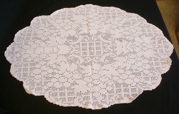 Heklet hvit duk - Epla