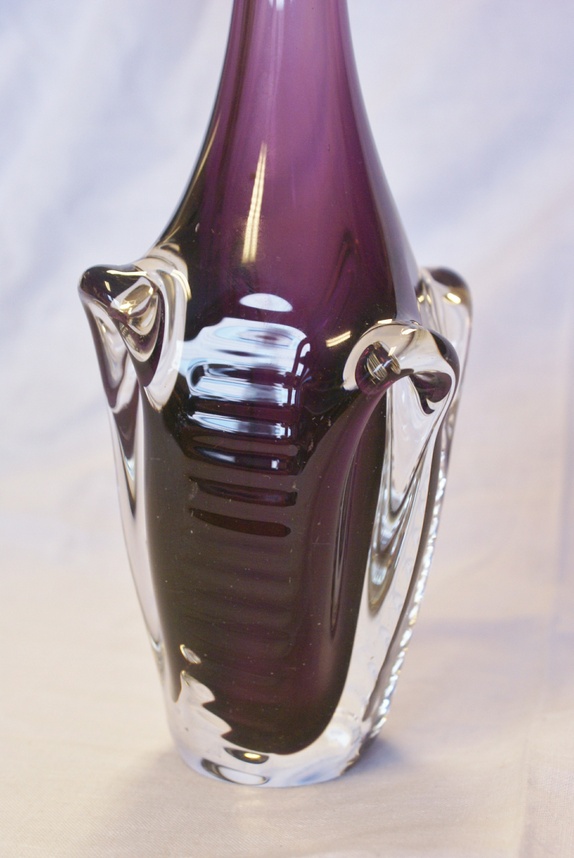 Vakker lilla vase i kunstglass - Epla