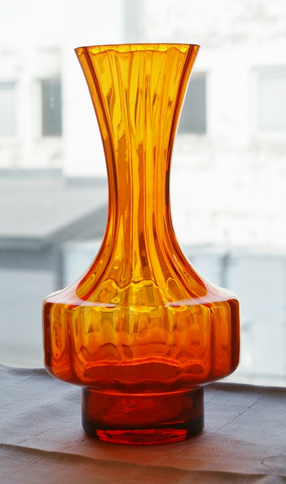 Vakker oransje retro vase i glass - Epla