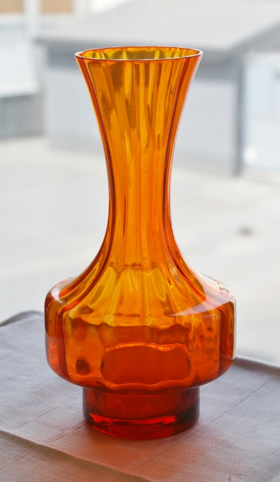 Vakker oransje retro vase i glass - Epla