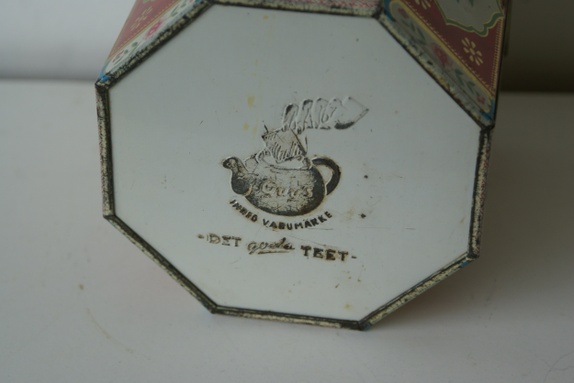 Vakker retro teboks - Epla