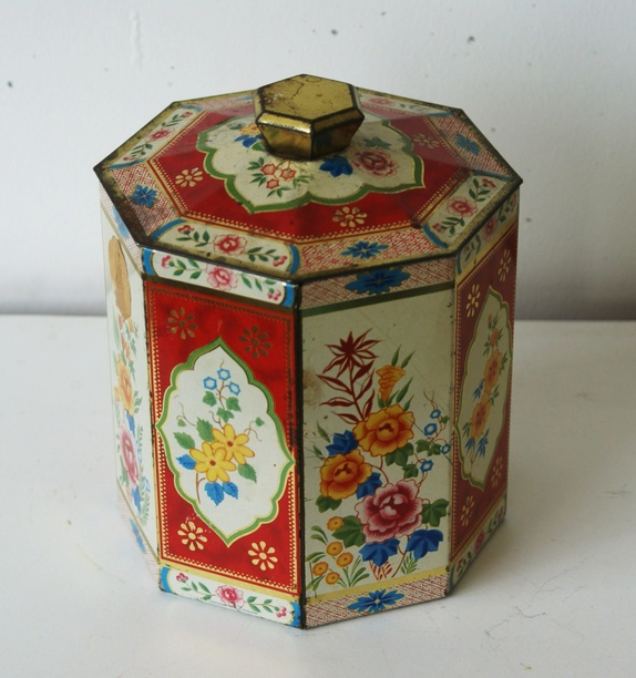 Vakker retro teboks - Epla