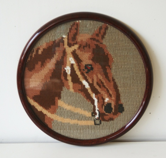 Gammelt broderi med hest - Epla