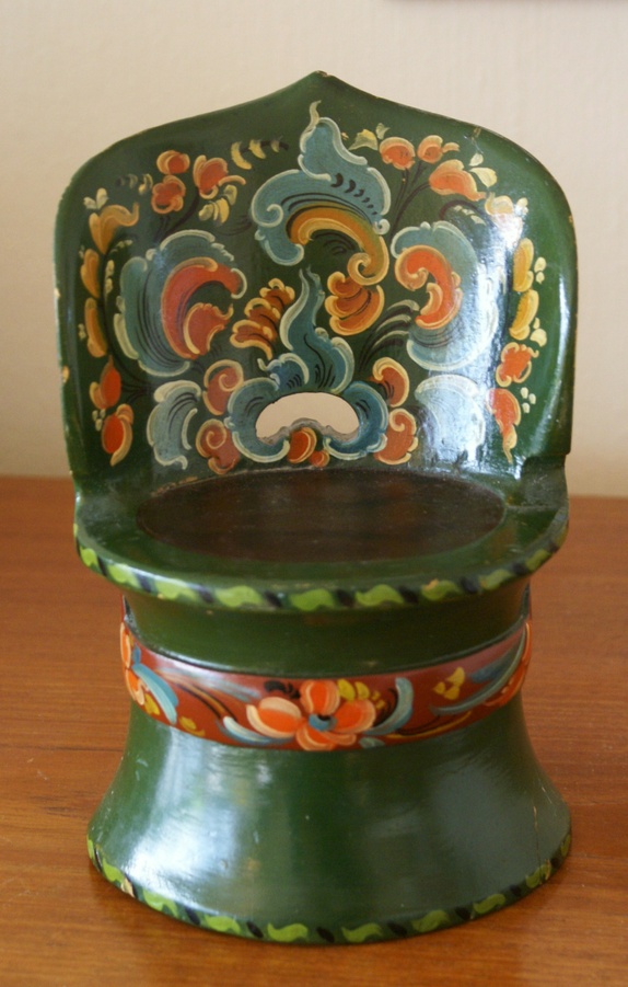 Eldre miniatyr kubbestol- rosemalt - Epla