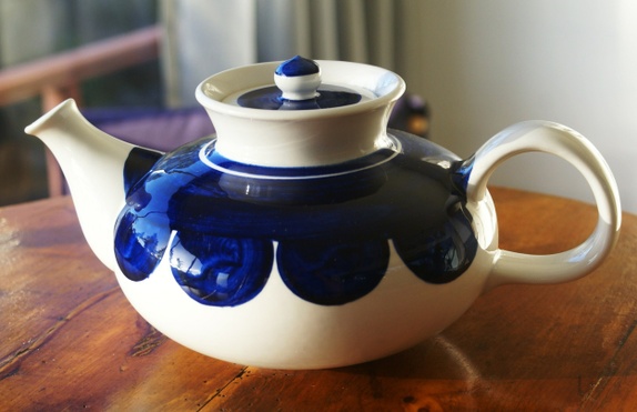 Stilig retro tekanne- Rörstrand - Epla