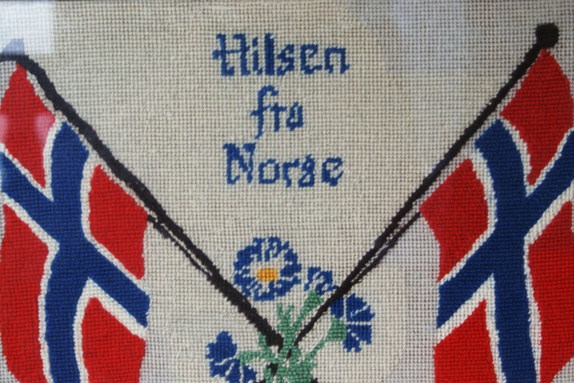 Eldre innrammet broderi- Hilsen fra Norge - Epla