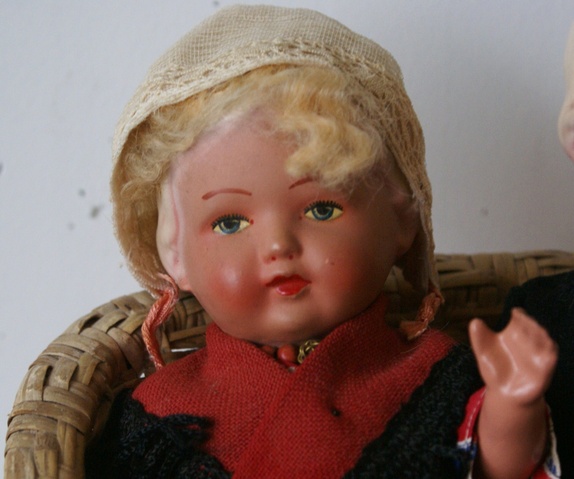 2 sjarmerende gamle dukker - Epla