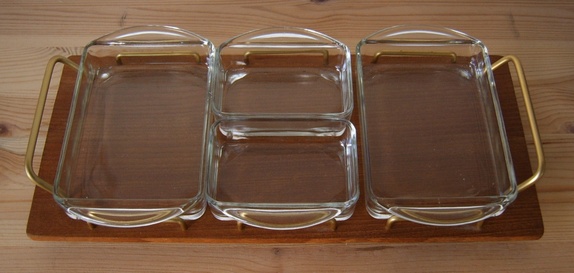 Vintage teakbrett med fire skåler - Epla