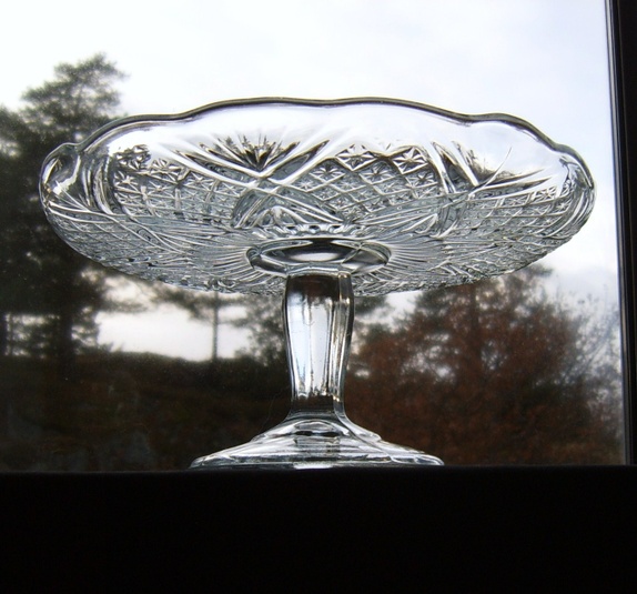 Eldre kakefat på stett - Epla