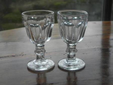 To gamle drammeglass- pressglass- 1800-tallet - Epla