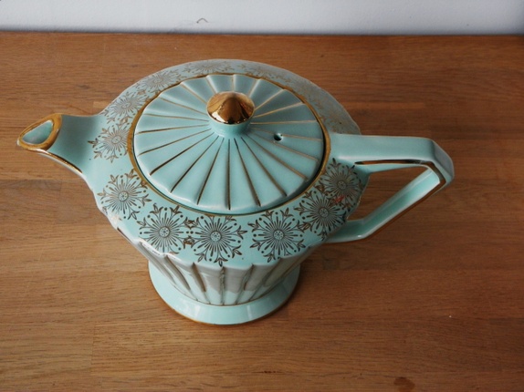 Nydelig Sadler tekanne fra England - Epla
