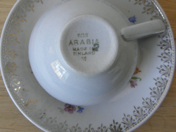 Arabia- Vakker liten kopp med skål- Finland - Epla