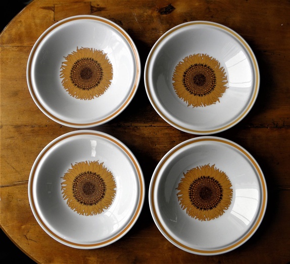 (1) Egersund- Solsikke- Fire dype tallerkener - Epla