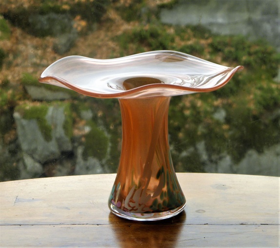 Stor kantarellvase i kunstglass - Epla