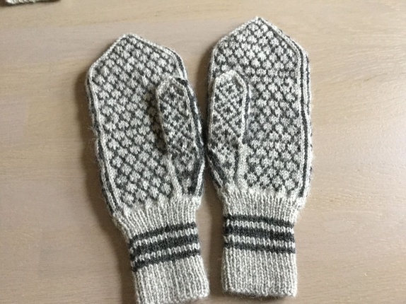 Herre votter med Elg motiv - Epla