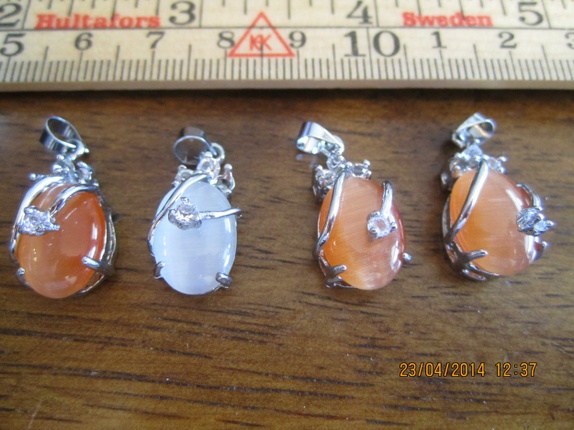 C. 4 stk anheng med rhinestonesperler! Mix! - Epla