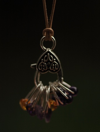 Smykke med maskemarkører - Ametyst chips + rav (nr. S11) - Epla