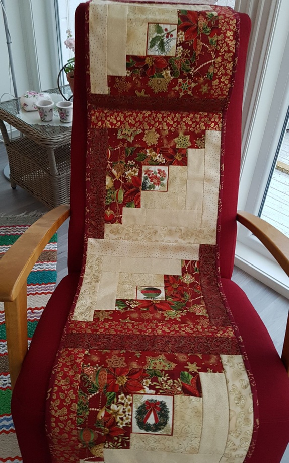 Stor juleløper i log cabin lappeteknikk - Epla