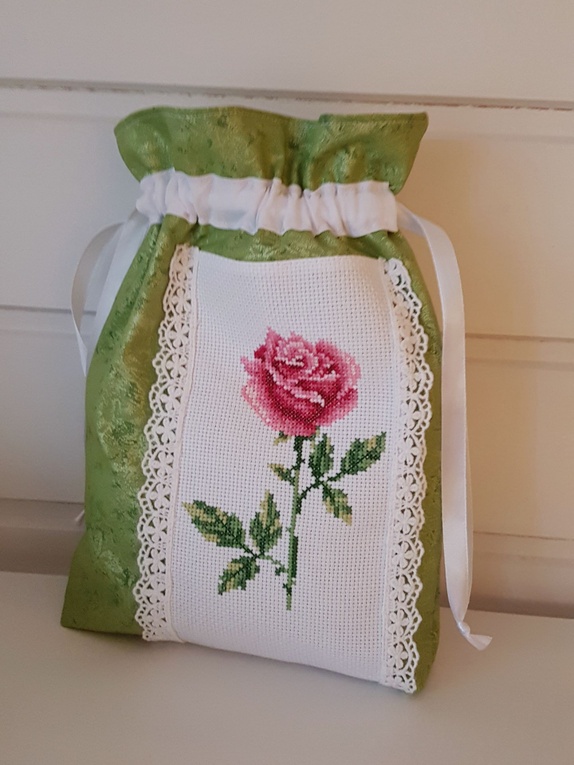 Sminkepung og pose. Sett. - Epla