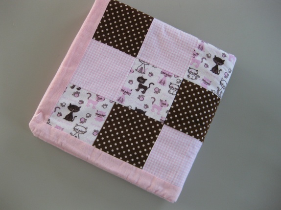 Vattert teppe i flanell,rosa og brunt - Epla