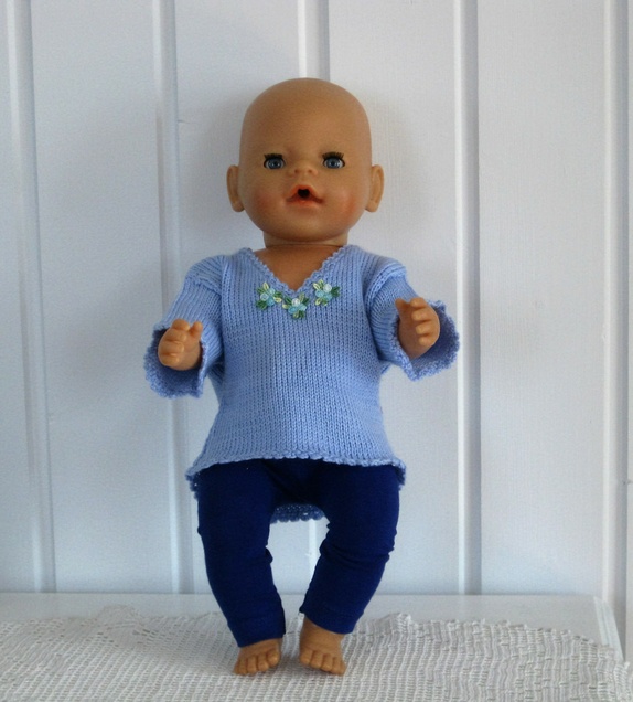 Dukkeklær til baby born - Epla