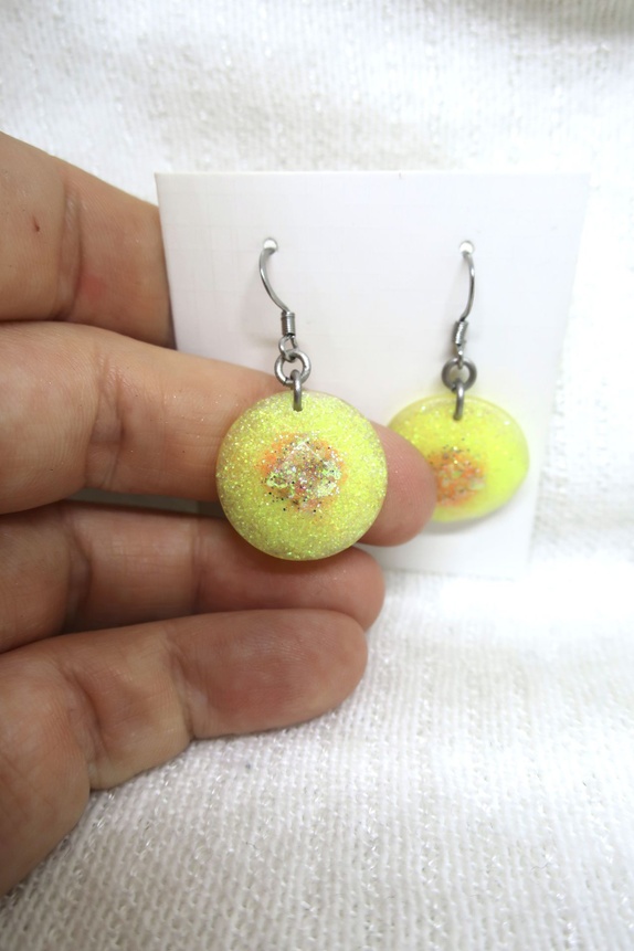 Gule resin ørepynt - Epla