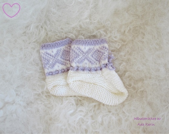 Babysokker i lilla og hvitt - Epla
