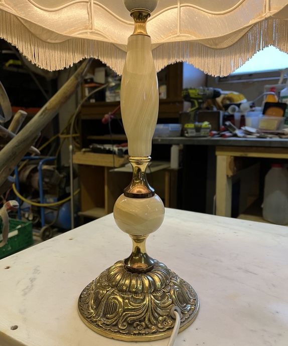 Nydelig lampe i marmor og messing - Epla