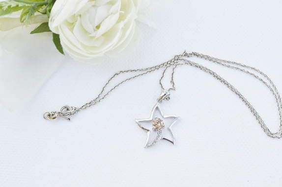 Stjerne halssmykke Salg - Epla