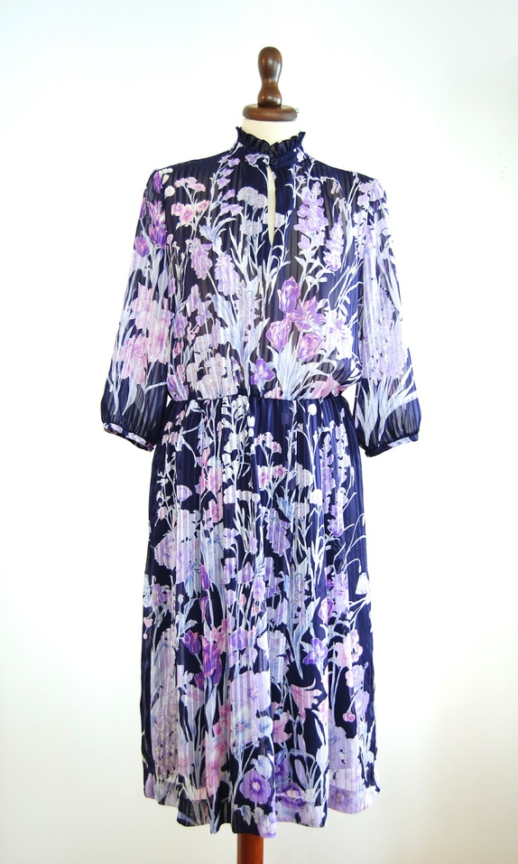 Blomstrete lilla kjole - Epla