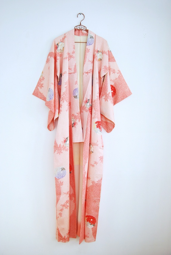 Lang korallrosa blomstrete kimono - Epla