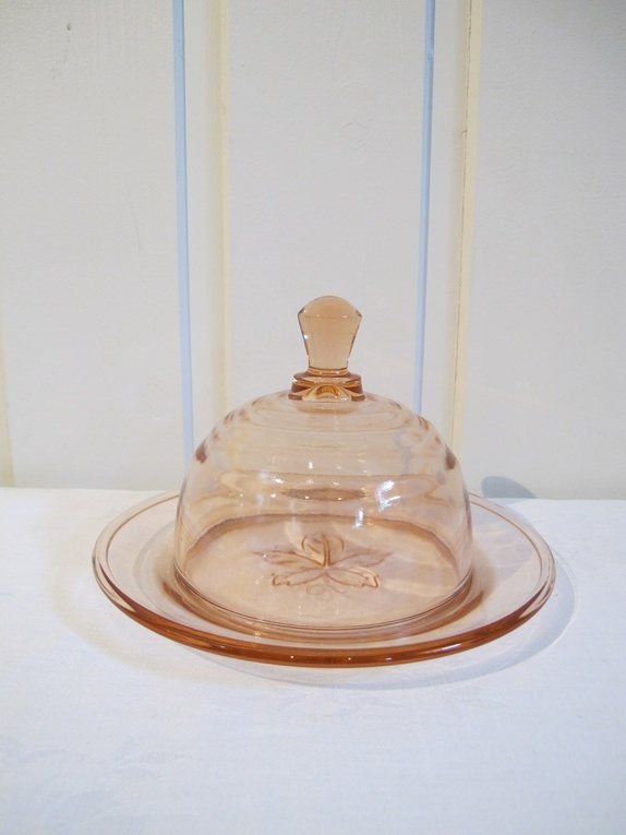 Osteklokke i rosa pressglass - Epla