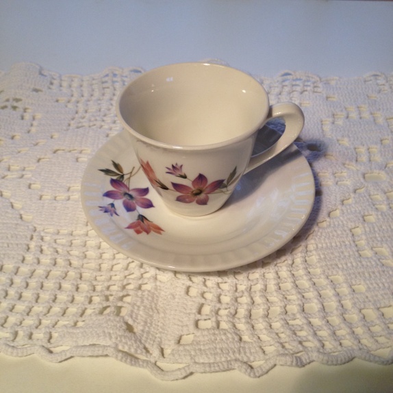 4 søte Figgjo- kopper med tefat - Epla