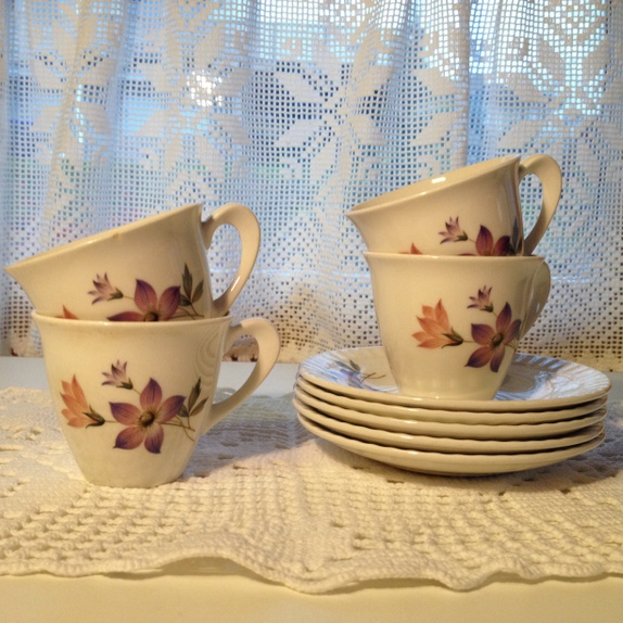 4 søte Figgjo- kopper med tefat - Epla