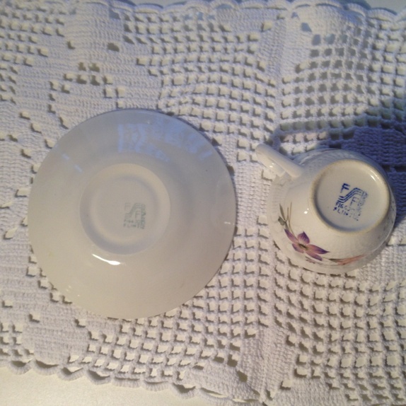 4 søte Figgjo- kopper med tefat - Epla