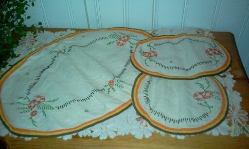 Retro, sett med tre duker. - Epla