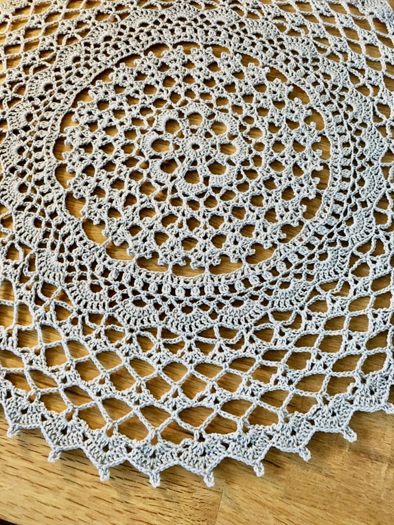 Heklet rund duk - Epla