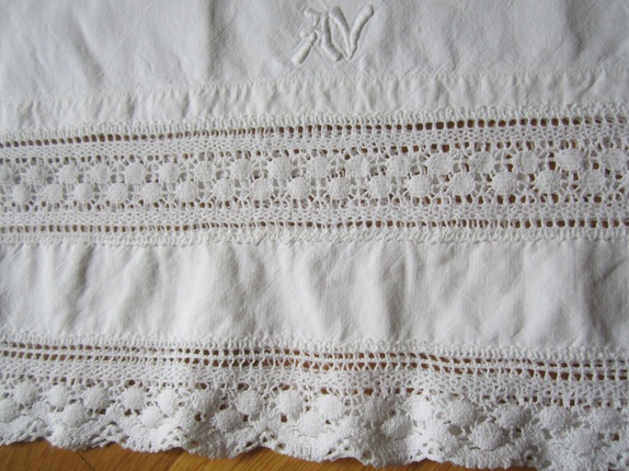 2 Nydelige gamle putetrekk med mellomverk og pyntekant - Epla