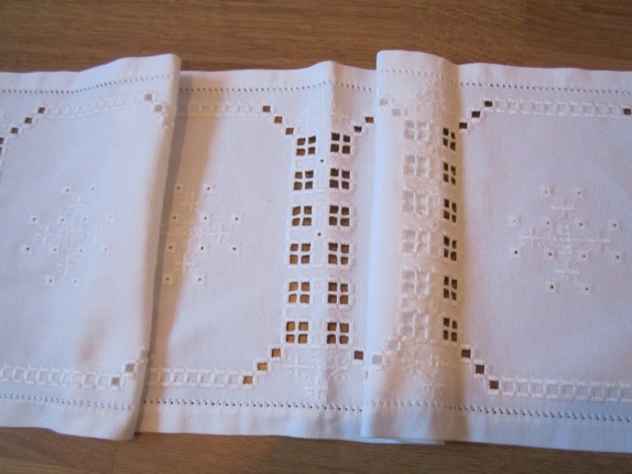 Hvit Hardanger løper - Epla