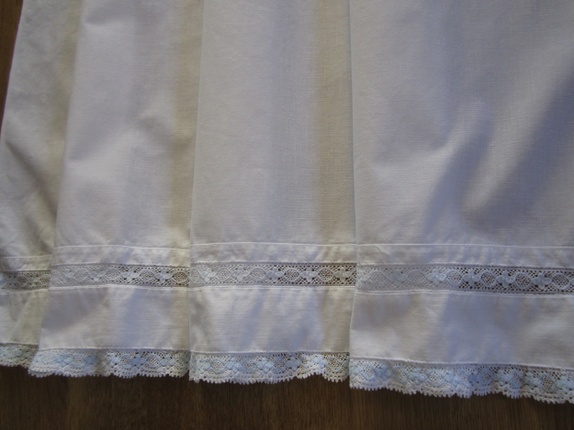 Babylaken og putetrekk med pyntekant - Epla