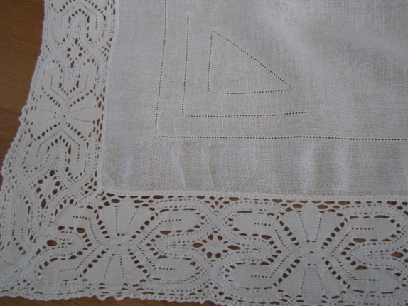 Fin duk med pyntekant - Epla