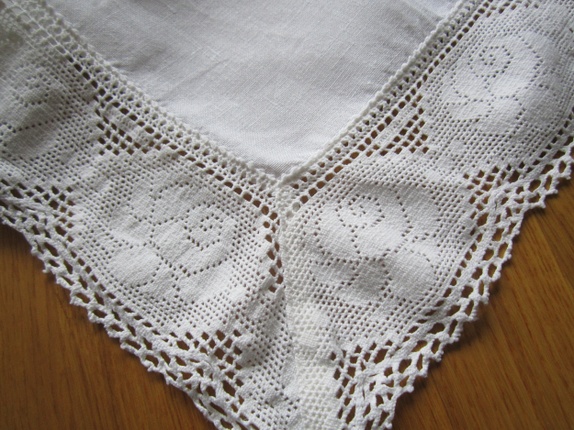 SALG 50% Løper med pyntekant - Epla