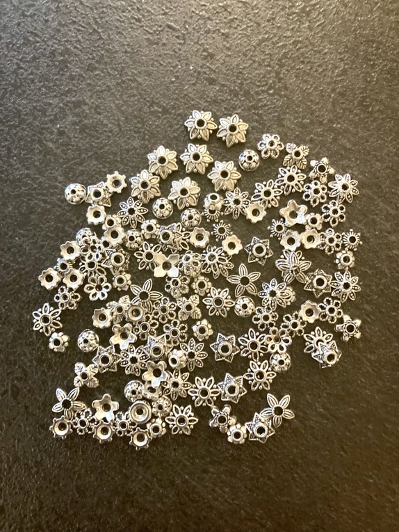 125 Stk. Små Perlekapper (8130) - Epla