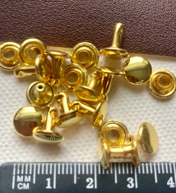 10 Gullfargede Nagler 8 mm (A-4102) - Epla