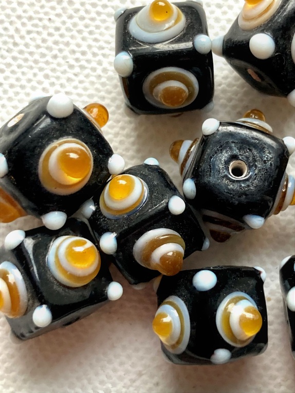Sorte firkantede lampworkperler (5268) - Epla